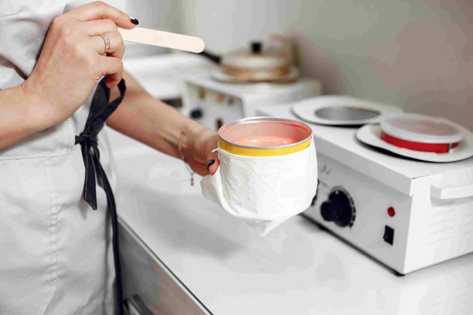 Sugaring Wax Too Hard? Easy Fixes for Perfect Consistency